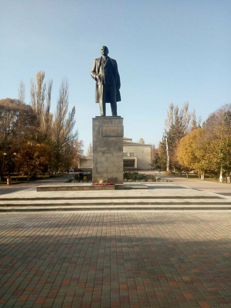 Anıt, heykel В.И. Ленин, Kırım Cumhuriyeti, foto