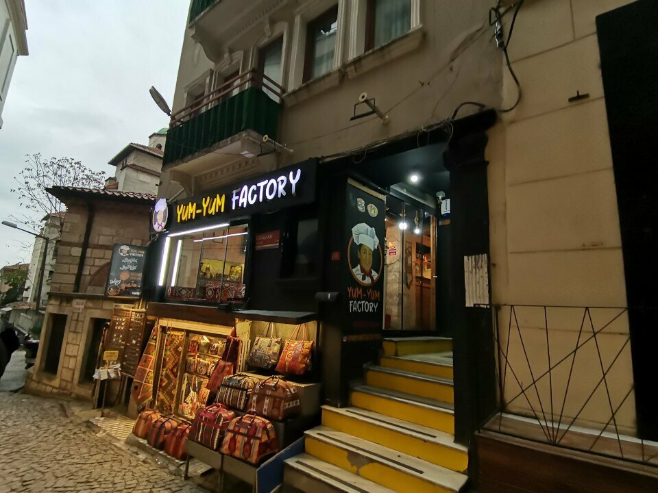 Fast food Yum-Yum Factory, İstanbul, foto