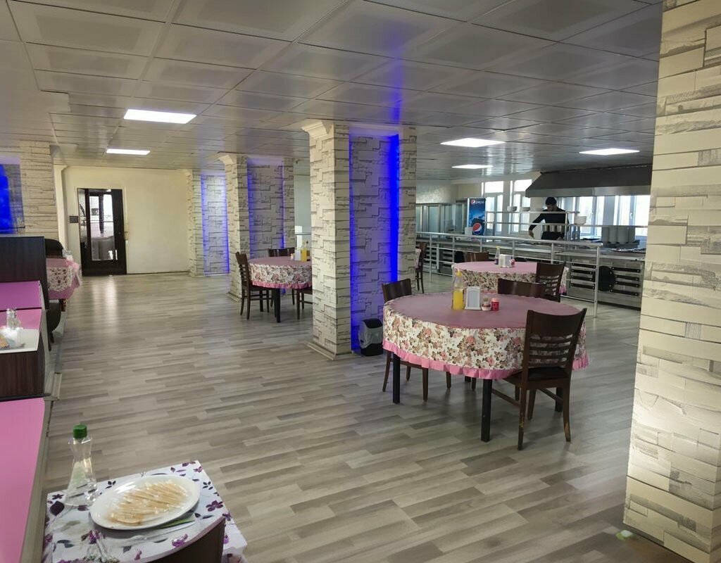 Resort oteller, tesisler Öğretmen Evi ve Akşam Sanat Okulu, Silopi, foto