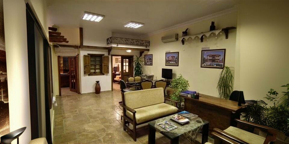 Emlak ofisi Türkevi Emlak, Ortaca, foto