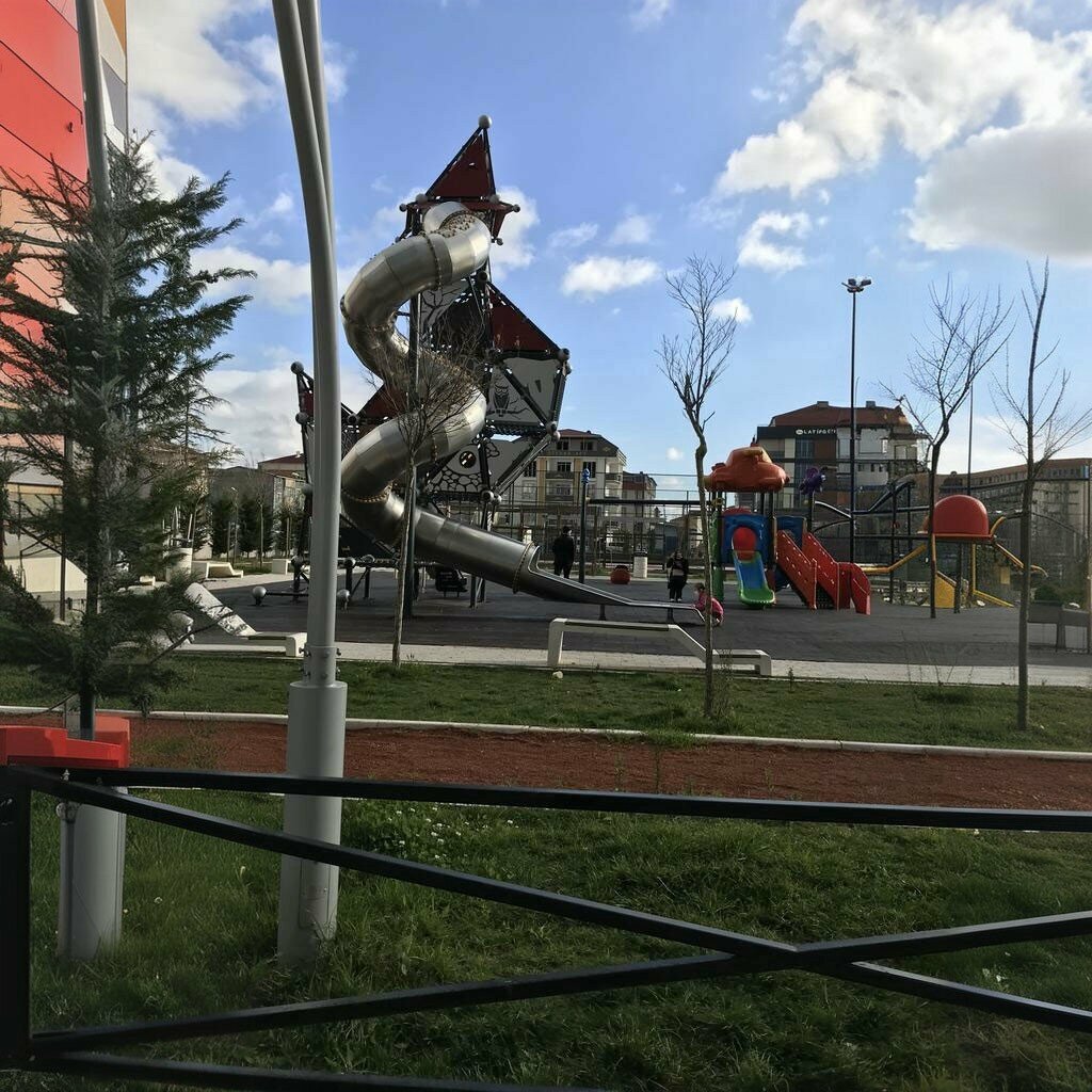 Kültür ve eğlence parkları Gazi Tarık Cür Parkı, Kapaklı, foto