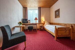 Waldhotel Arosa (Graubünden, region Plessur, Prätschlistrasse), otel  Arosa'dan