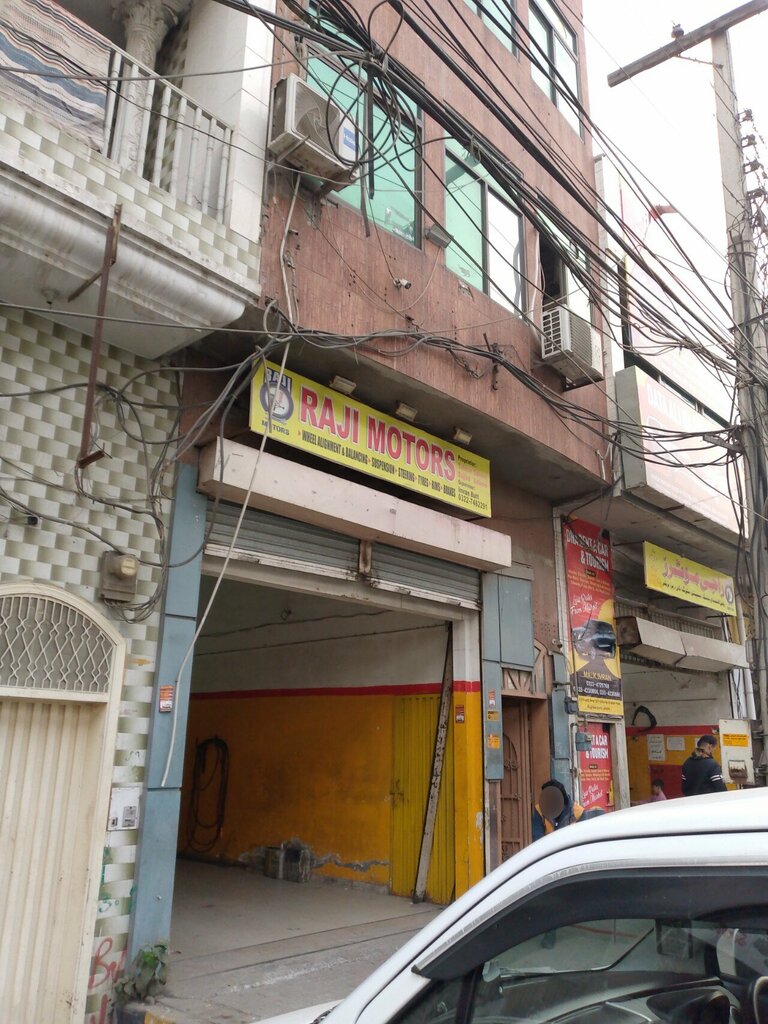 Otomobil servisi Raji Motor Mechanic, Lahor, foto