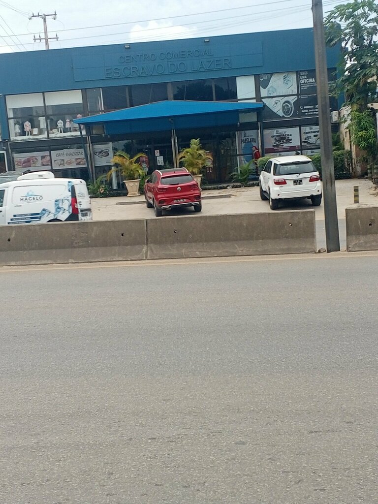 Alışveriş merkezleri Centro Comercial Escravo do Lazer, Loanda, foto