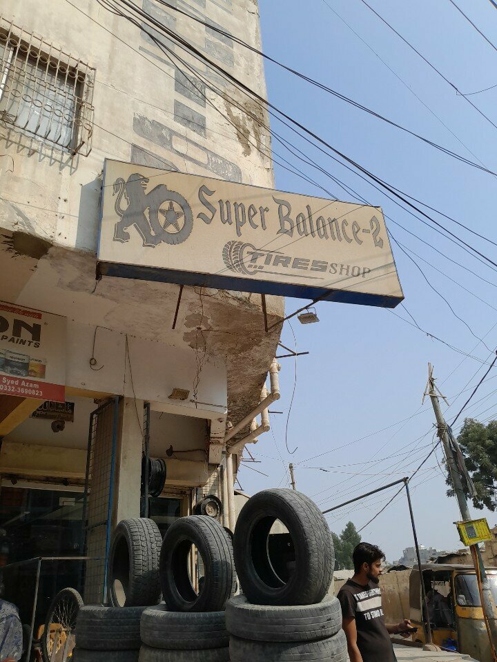 Jant ve lastikçiler Super balance 2, Karaçi, foto