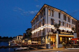 Hotel Bell'Arrivo (Piazzetta Benacense No:2, Castelnuovo del Garda), otel