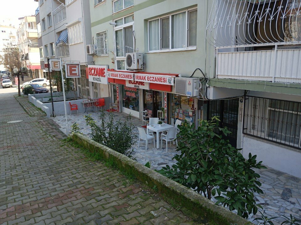 Eczaneler Irmak Eczanesi, İzmir, foto