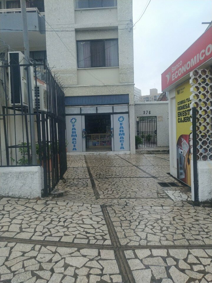 Eczaneler Farmacia, Santa‑Krus, foto