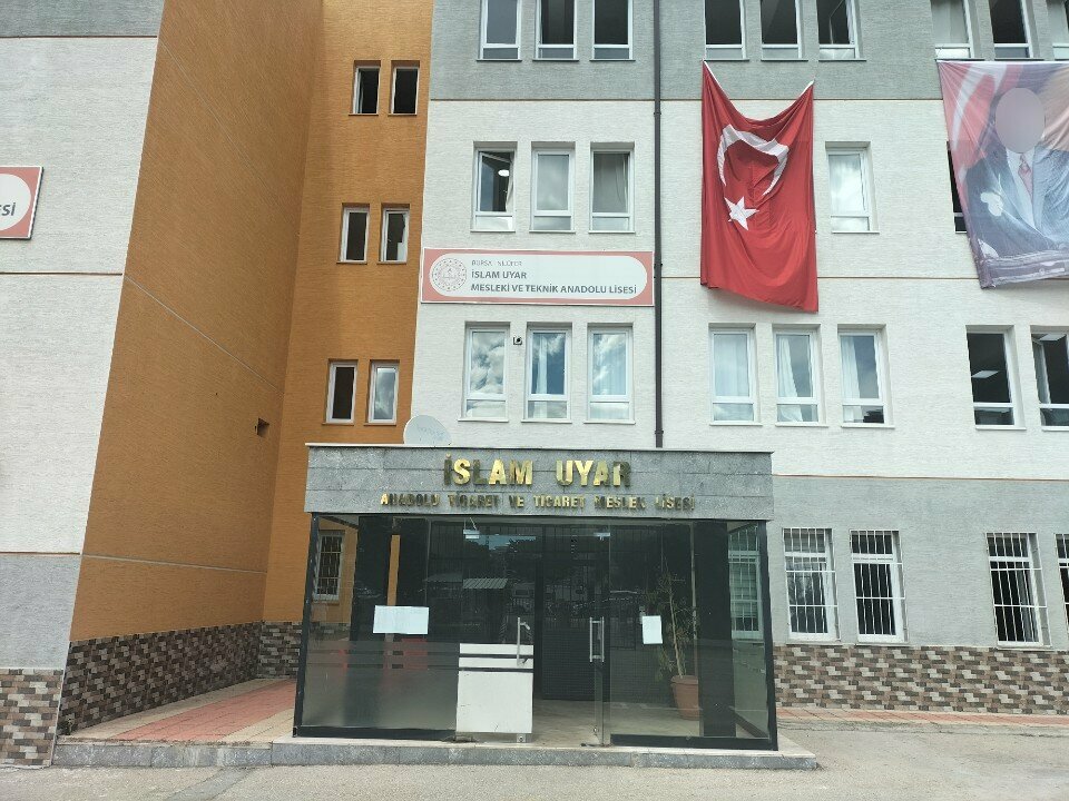 Fen lisesi, sosyal bilimler lisesi İslam Uyar Mesleki Ve Teknik Anadolu Lisesi, Bursa, foto