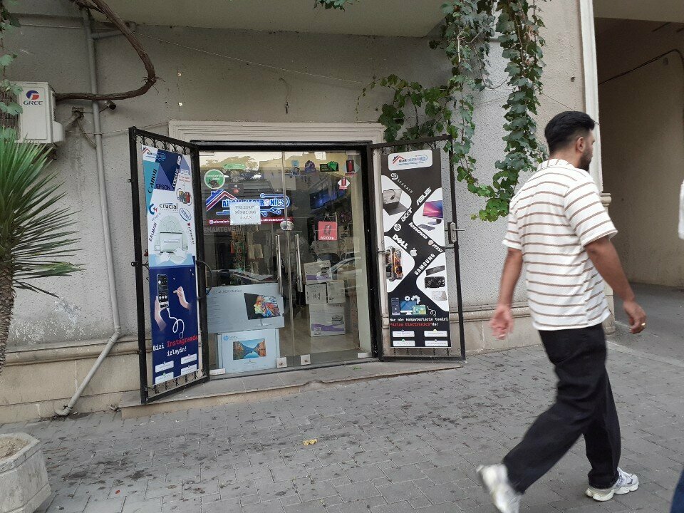 Bilgisayar ve ekipman toptancıları Ailəm Electronics, Bakü, foto