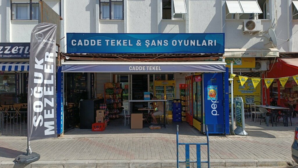 Alkollü içecekler Cadde Tekel & Şans Oyunları, İzmir, foto