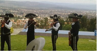 Orkestralar Mariachi Internacional Garibaldi de Ricardo y Lucero, Cochabamba, foto