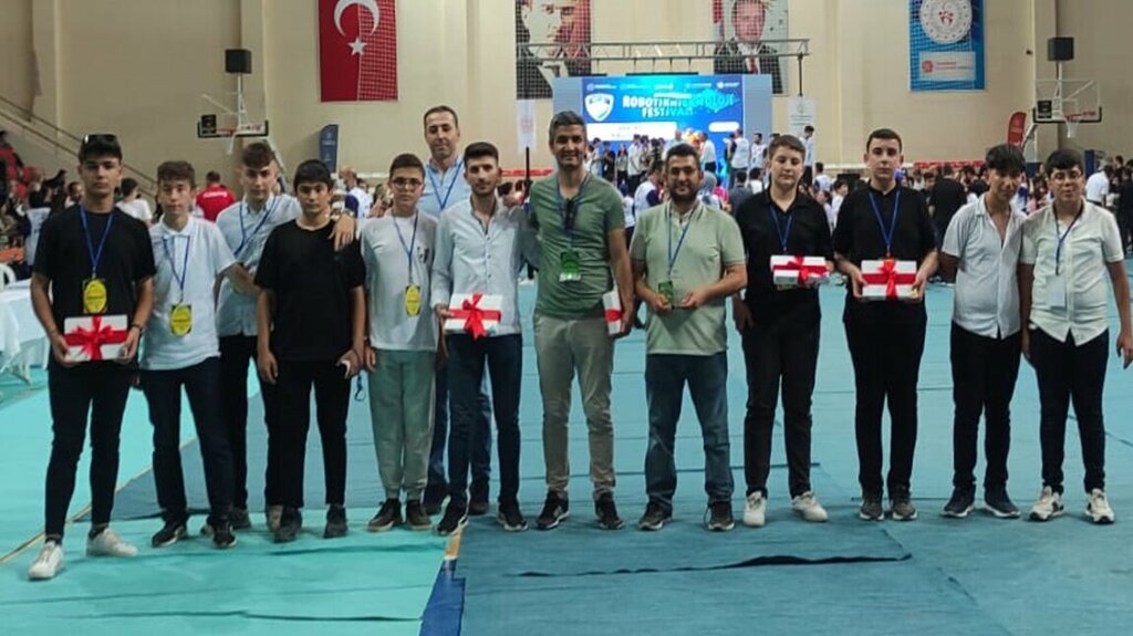 Lise Elbistan Mesleki Ve Teknik Anadolu Lisesi, Elbistan, foto