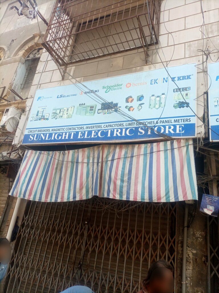 Elektrik ve elektrikli ürün mağazası Sunlight Electric Store, Karaçi, foto