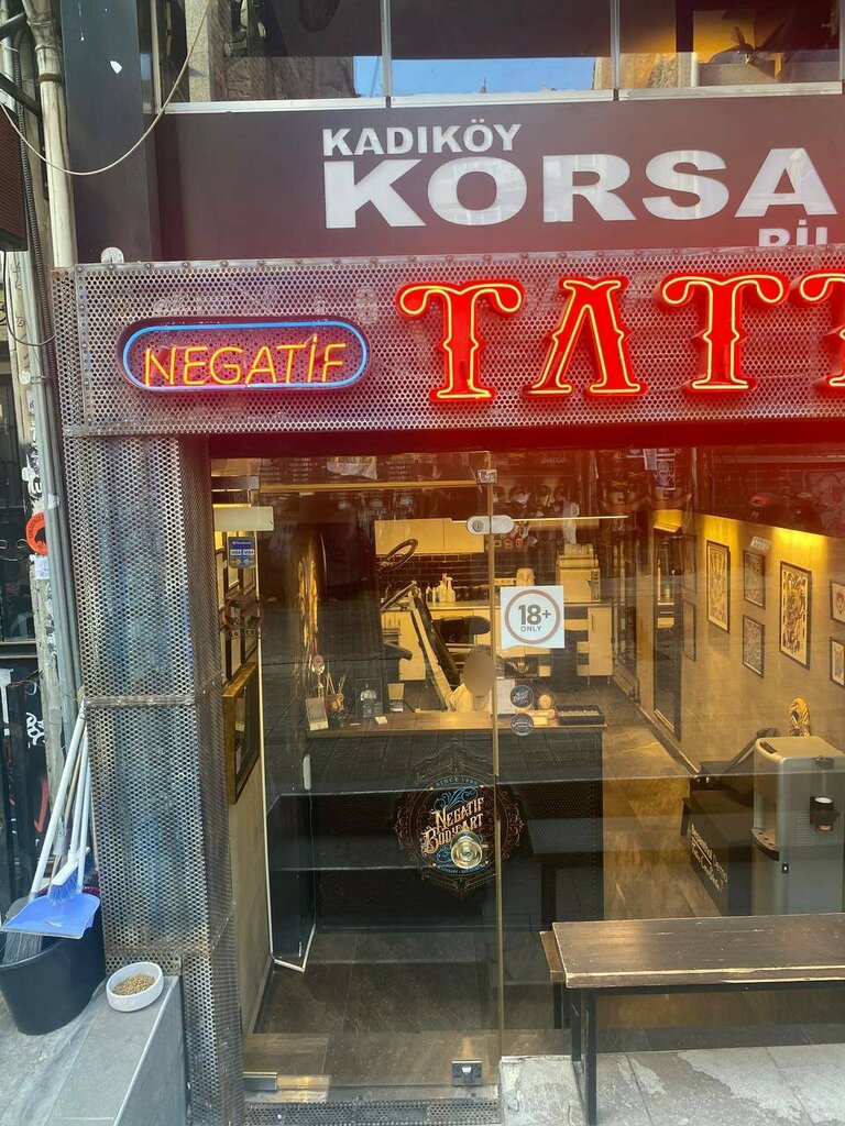 Dövmeciler Negatif Tattoo, İstanbul, foto