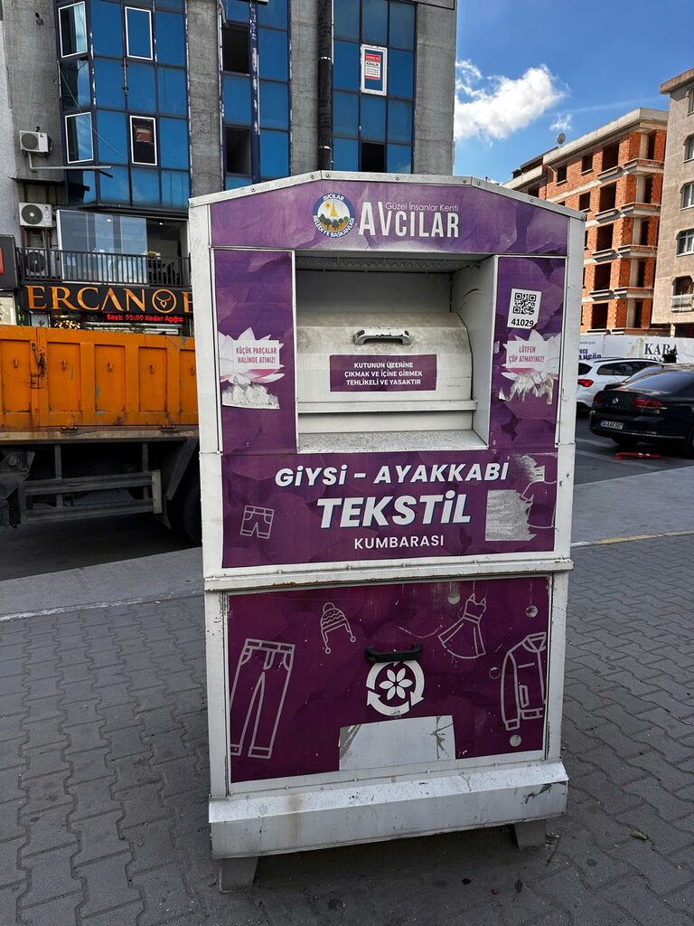Geri dönüşüm merkezleri Tekstil Kumbarası, İstanbul, foto