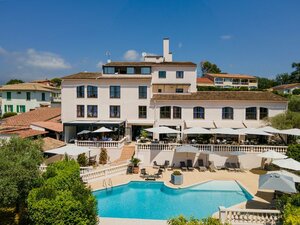 Hotel Perla Riviera (Provence-Alpes-Côte d'Azur, Alpes-Maritimes, Arrondissement de Grasse, Cagnes-sur-Mer, Rue de la Grange Rimade), otel