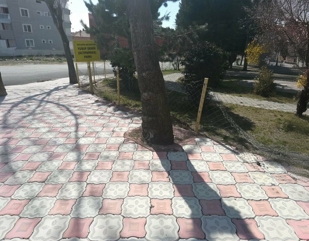 Kültür ve eğlence parkları Yusuf Demir Altıparmak Parkı, Suluova, foto