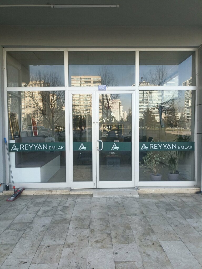 Otomobil satış galerileri Reyyan Emlak, Konya, foto