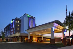 Holiday Inn Express Augusta Downtown (Virginia, Waynesboro, Broad Street), otel  Augusta'dan