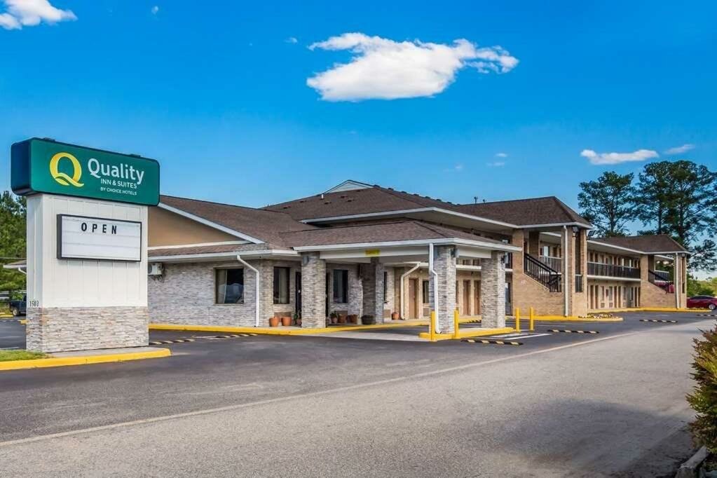 Otel Quality Inn & Suites, Suffolk, foto