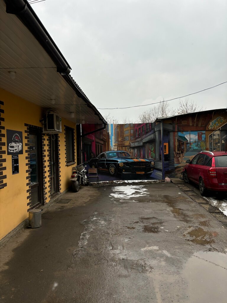 Otomobil servisi Muscle Territory, Moskova, foto