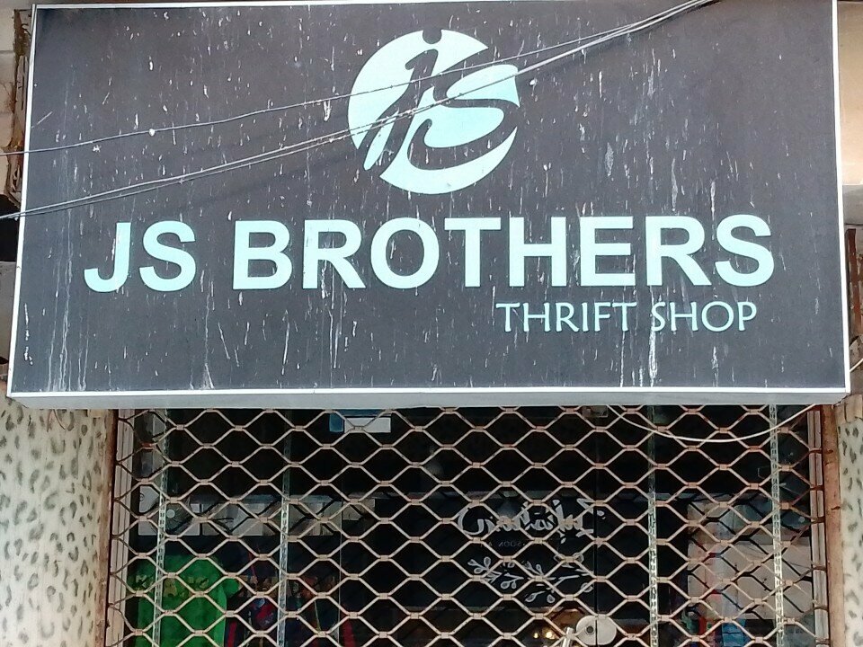 Giyim mağazası Js Brothers Thrift Shop, Karaçi, foto
