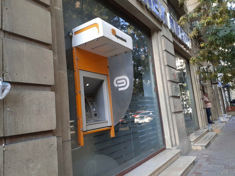 ATM'ler Expressbank, Bakü, foto