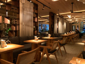 Гранд Монополь (ulitsa Volodarskogo No:32), restoran  Zelenogradsk'tan