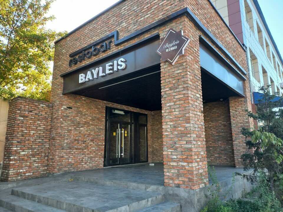 Bar Bayleis, Semey, foto