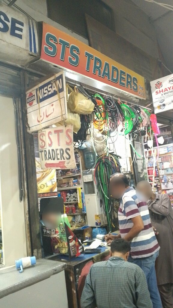 Otomobil servisi Sts traders, Karaçi, foto