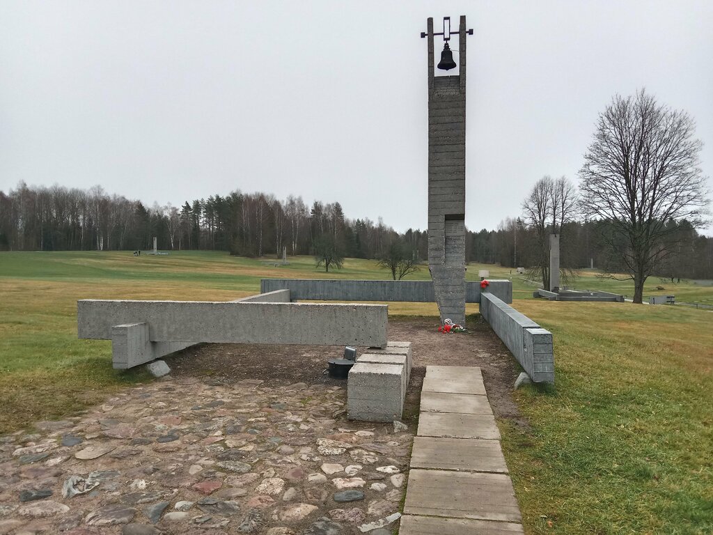 Anıt, heykel Обелиск с колоколом, Minskaya oblastı, foto