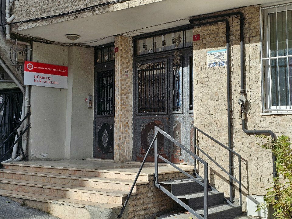 Dini kurslar Hürriyet Kur'an Kursu, İstanbul, foto