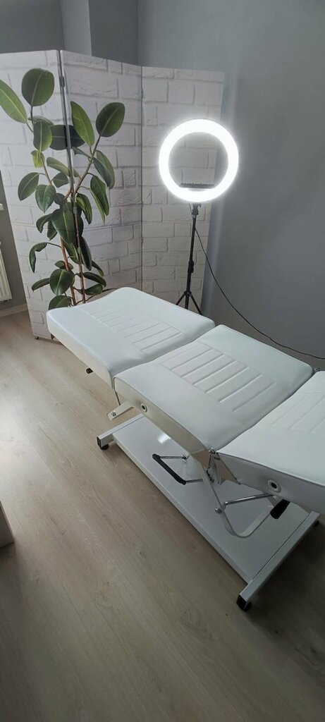 Stil uzmanı, makyöz Pro L, Yekaterinburg, foto