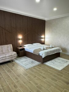 Hayat Shu (ulitsa S. Seyfullina No:9Б, Shý qalasy), otel  Şuv'dan (Şu'dan)