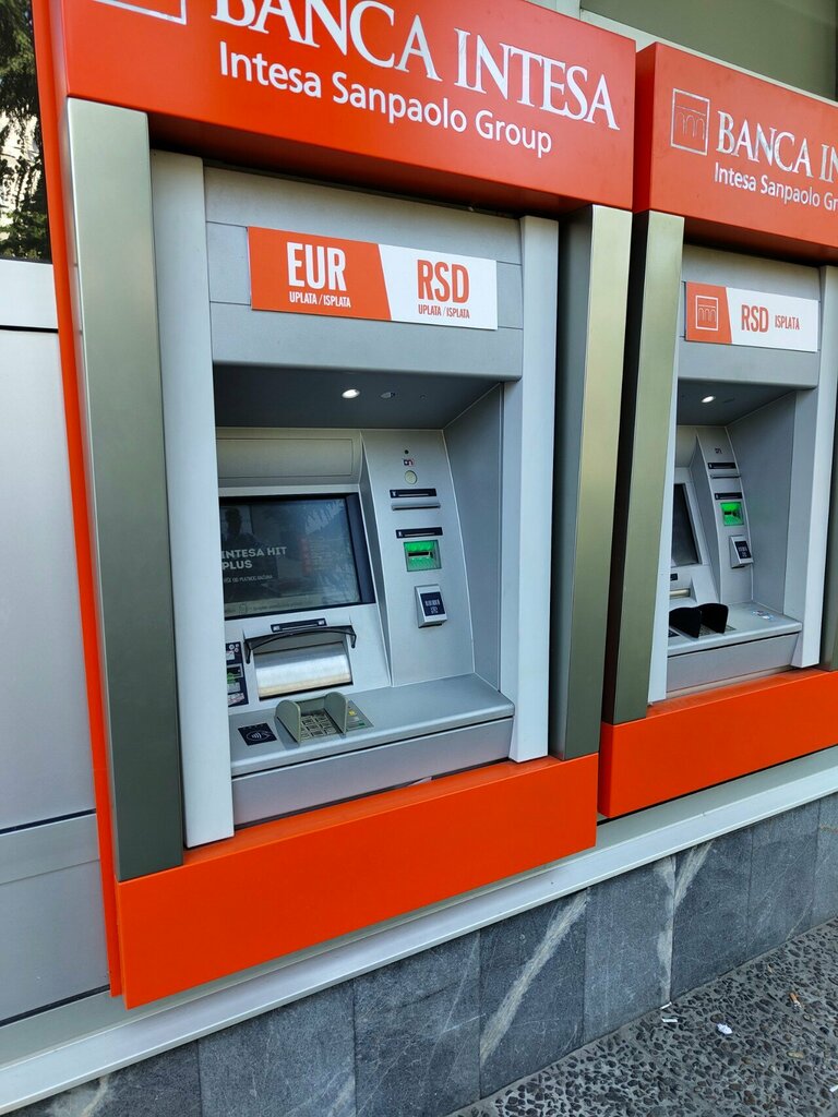 ATM'ler Banca Intesa, Belgrad, foto