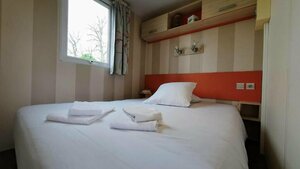 Camping Le Parc de Paris (Île-de-France, Seine-et-Marne, Villevaudé, Rue Adèle Claret, 24), otel