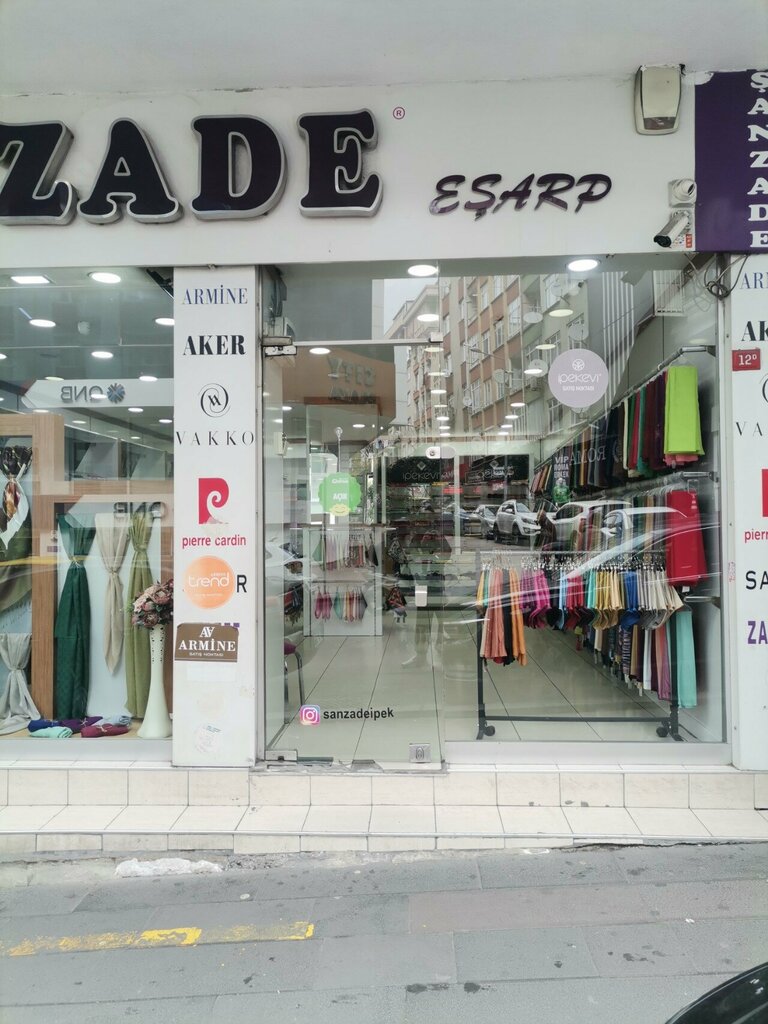 Giyim mağazası Şanzade Eşarp, İstanbul, foto