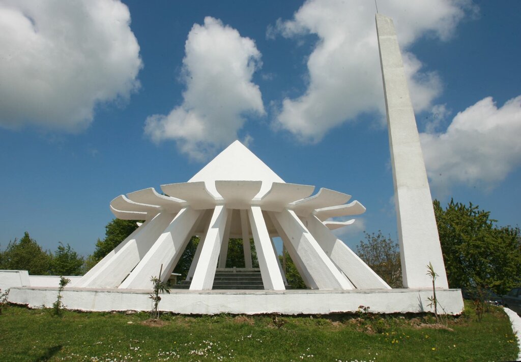 Park, sokak heykeli Akçakoca Bey Anıtı, İzmit, foto