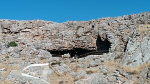 The Cave Akmechet (Túrkistan oblysy, Báıdibek aýdany, Kokterekskiy selskiy okrug), doğa  Türkistan eyaletinden