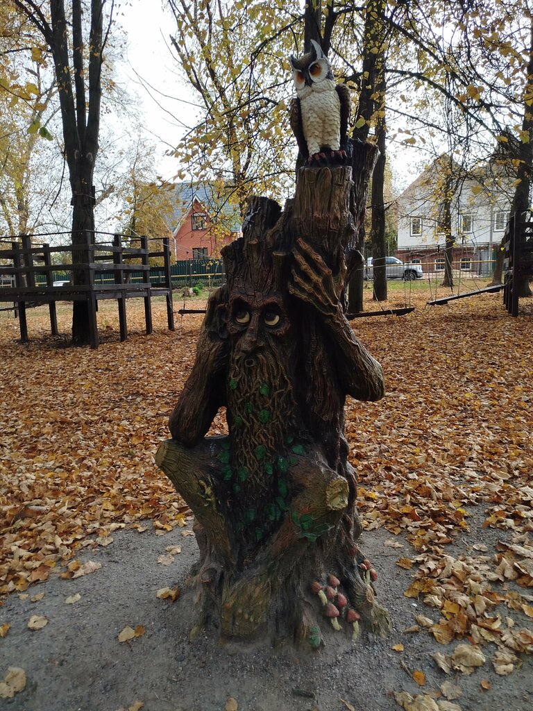 Park, sokak heykeli Леший, Pavlovo, foto