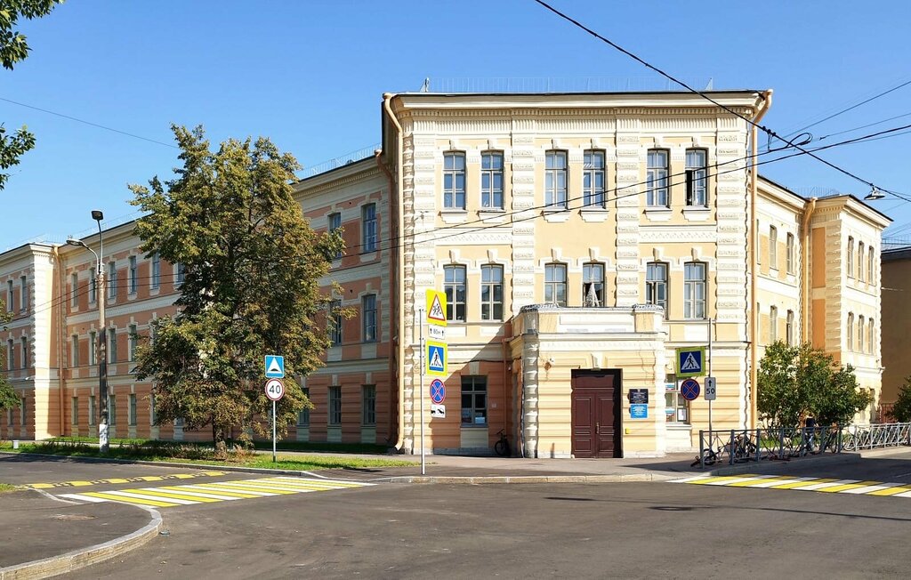 Ortaokul Gbou Srednyaya obshcheobrazovatelnaya shkola № 425 im. akademika P. L. Kapitsy, Kronstadt, foto