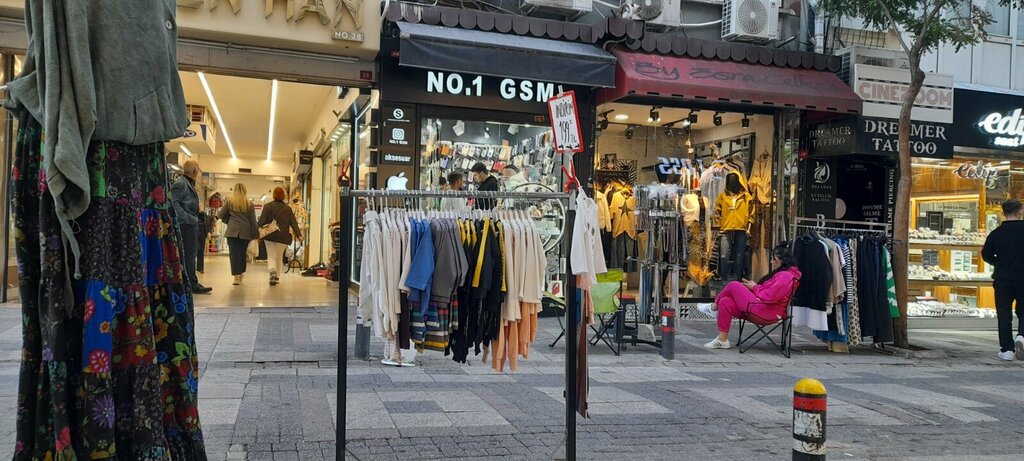 Cep telefonu aksesuarları No. 1 GSM, İstanbul, foto