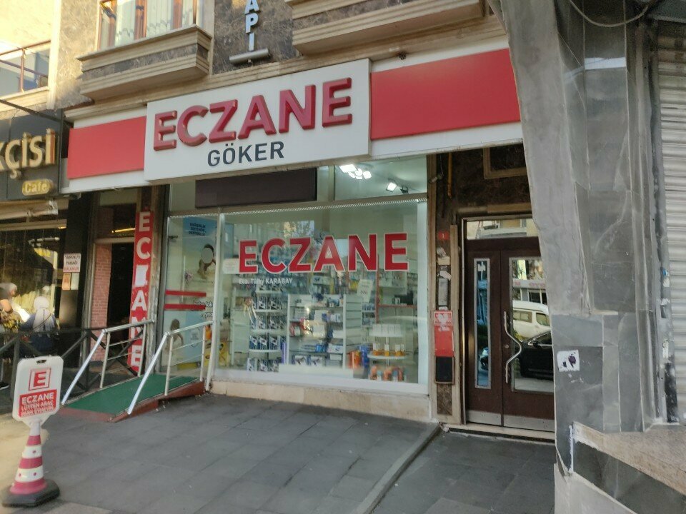 Eczaneler Göker Eczanesi, İstanbul, foto