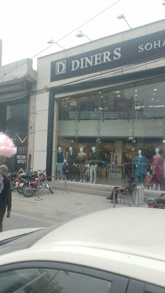 Giyim mağazası Diner's, Lahor, foto