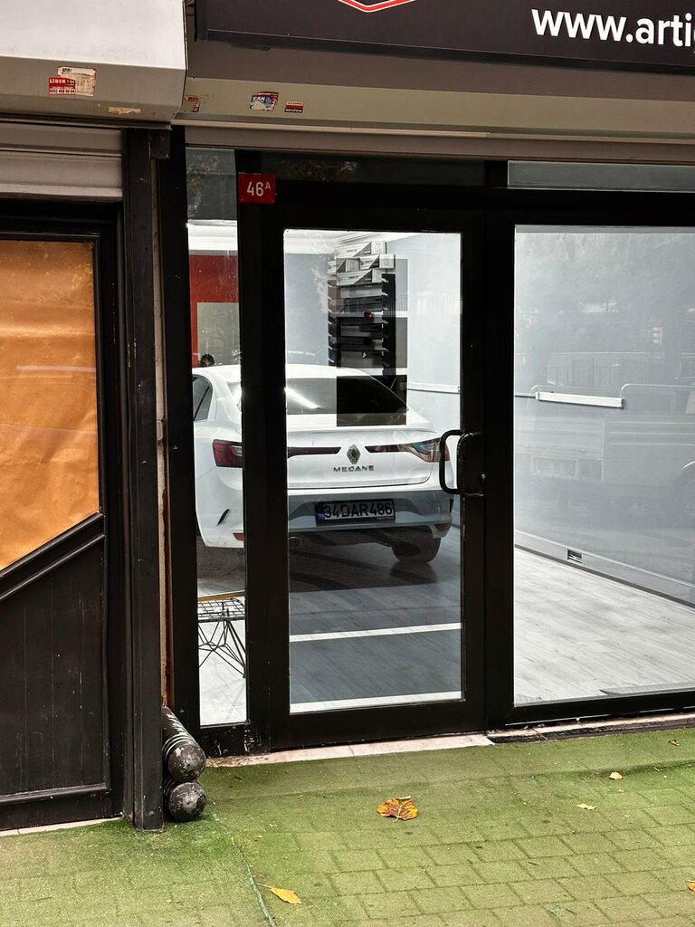 Araba boyama Artı Garage, İstanbul, foto