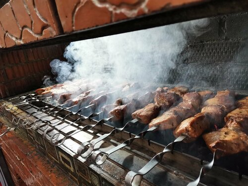 Kafe Шашлычный дворик, Altayski krayı, foto