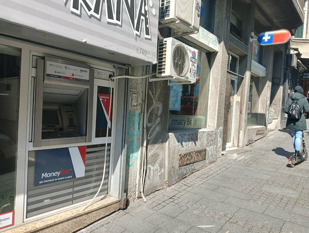 ATM'ler Moneyget ATM, Belgrad, foto
