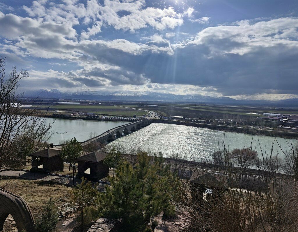 Restoran Tarihi Murat Köprüsü 1071 Park, Muş, foto