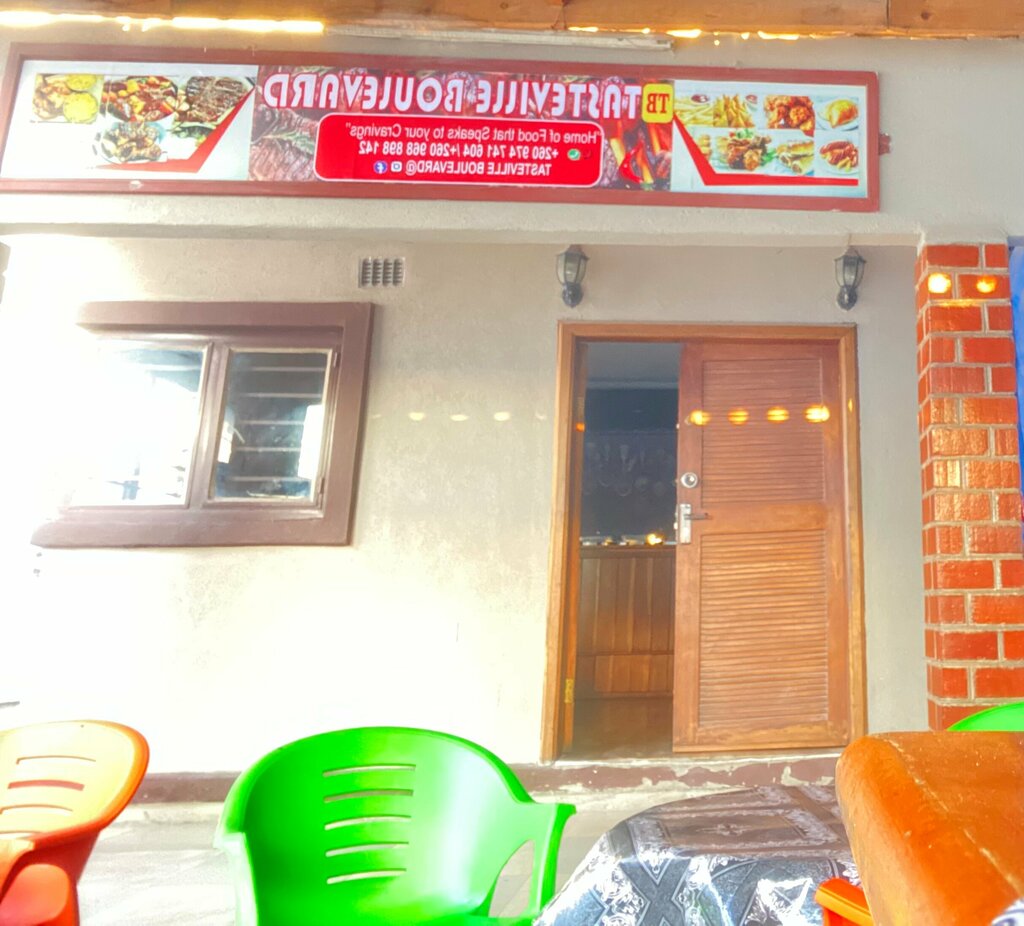 Restoran Tasteville Boulevard, Lusaka, foto